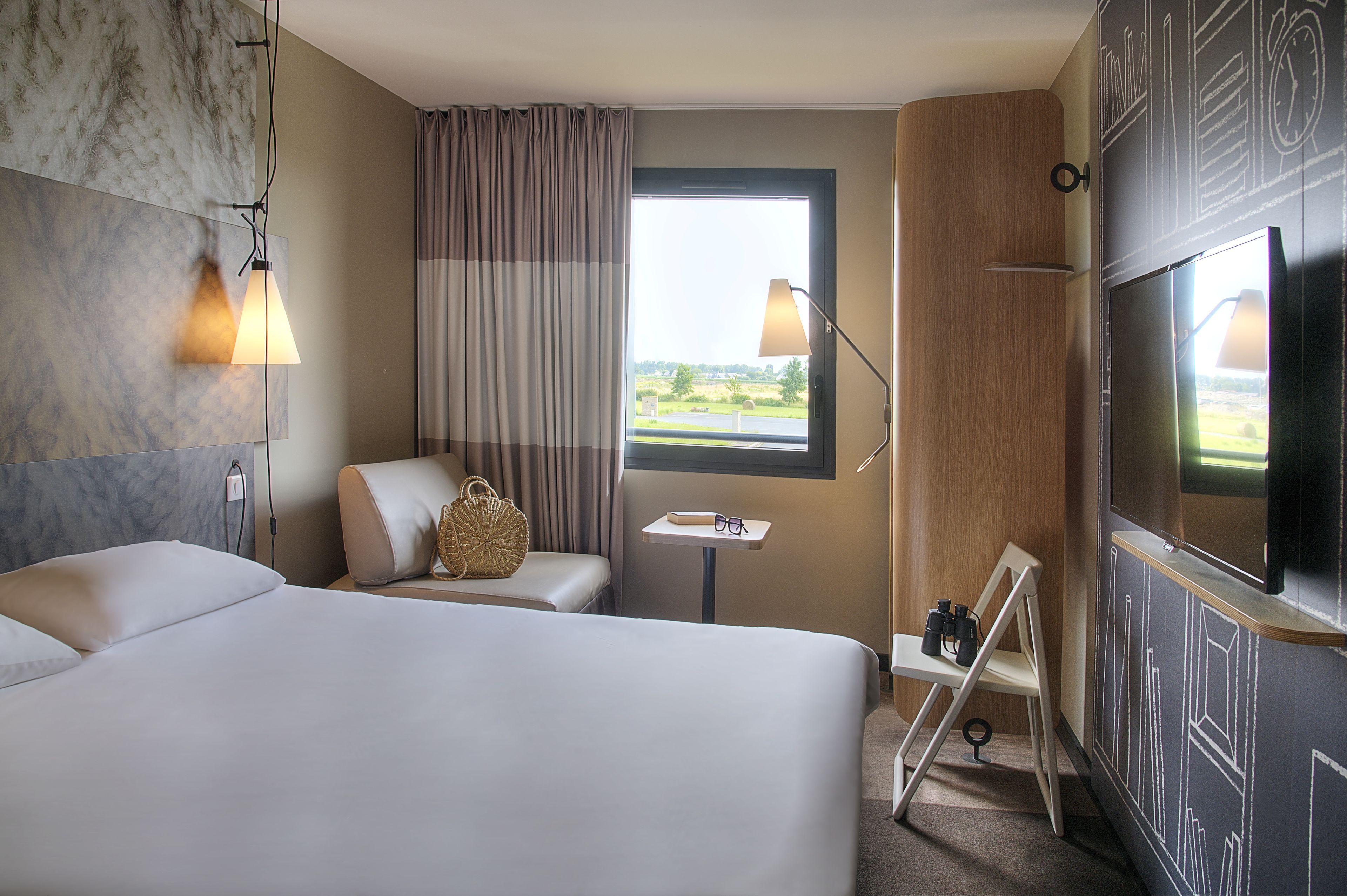 ibis Pontorson Baie Du Mont Saint Michel in Saint-Georges-de-Gréhaigne ...