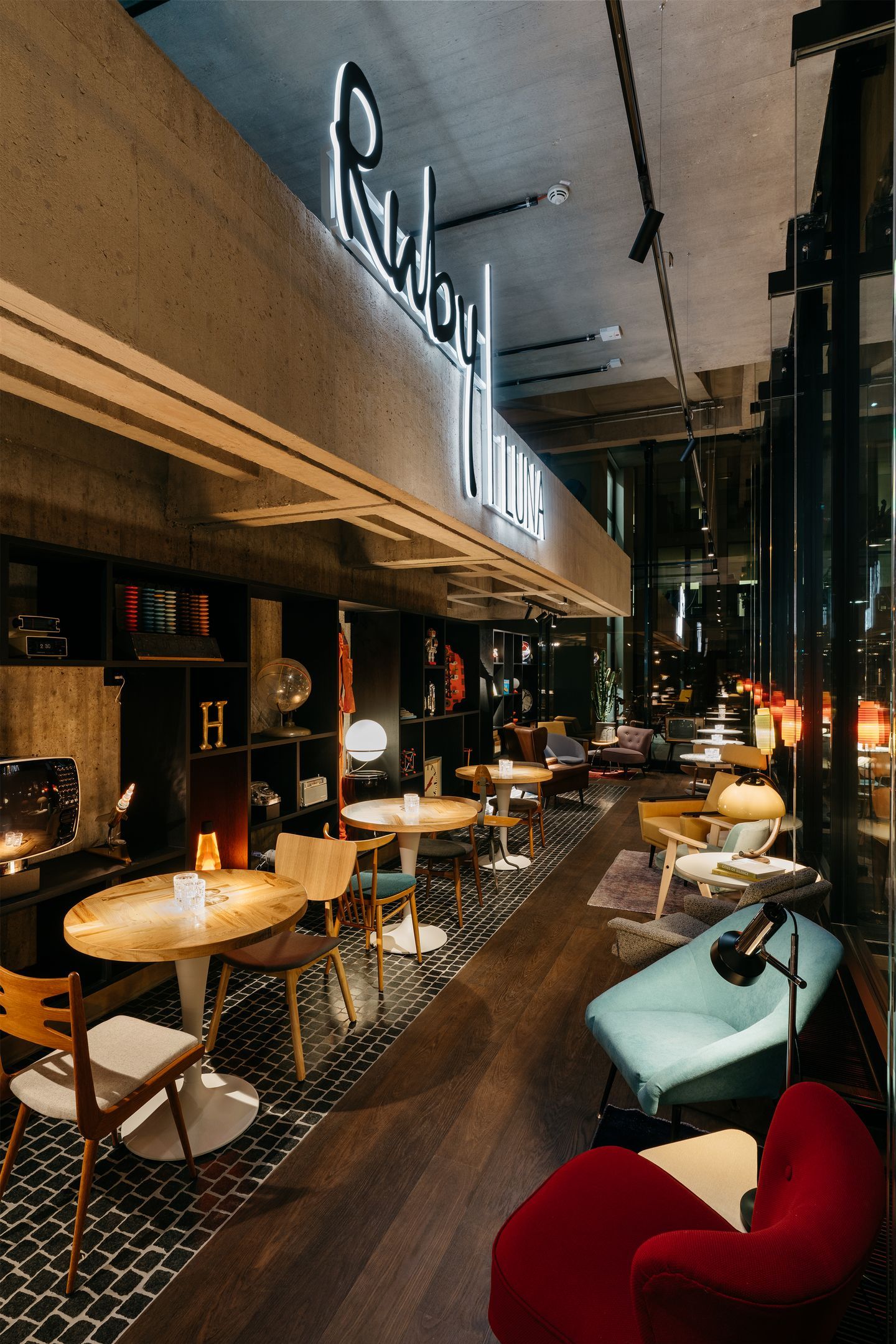 Ruby Luna in Düsseldorf | Vanaf € 94